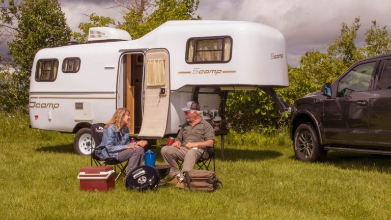 30+ Best Retro Campers For Sale // Vintage Camper and Retro RV
