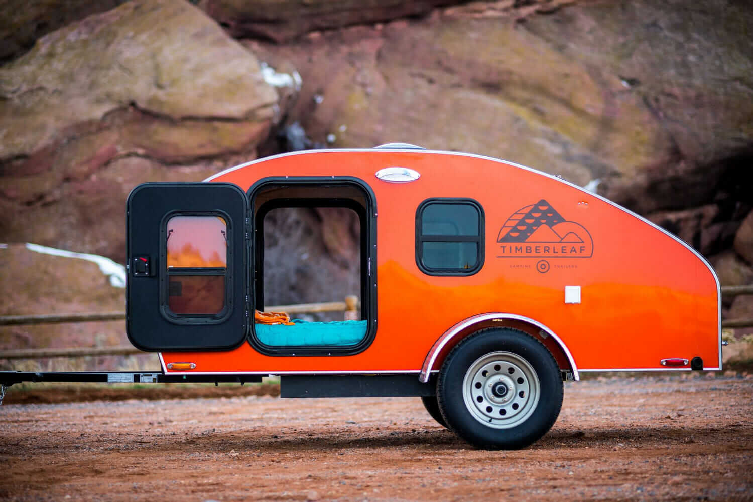 30+ Best Retro Campers For Sale // Vintage Camper and Retro RV